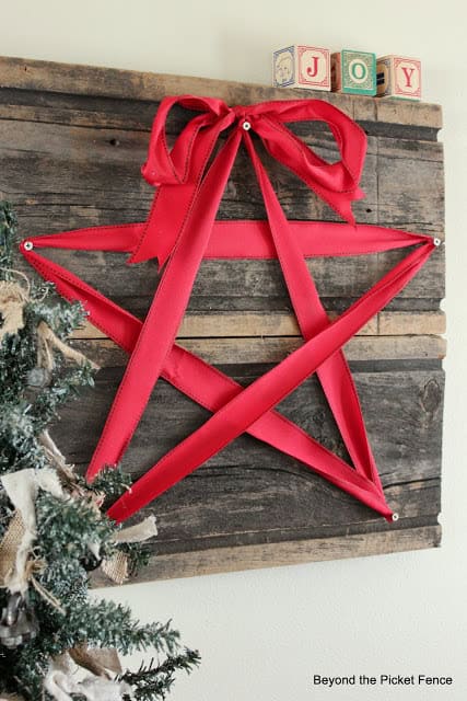 16 Beautiful DIY Christmas Decorations You Must Make