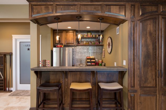 16 Exquisite Traditional Home Bar Designs That Will Revive Your Home