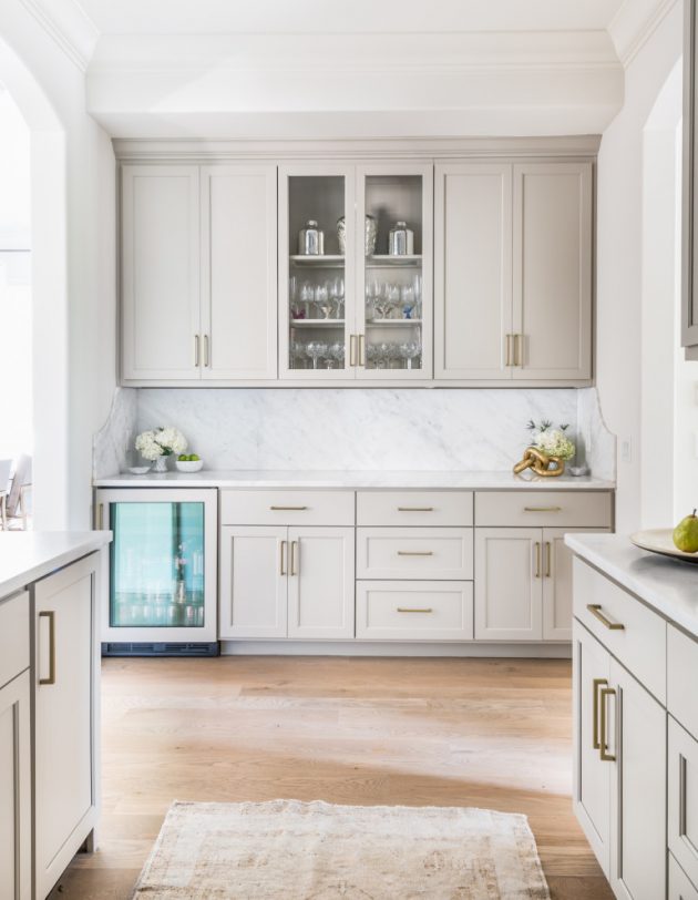 16 Exquisite Traditional Home Bar Designs That Will Revive Your Home