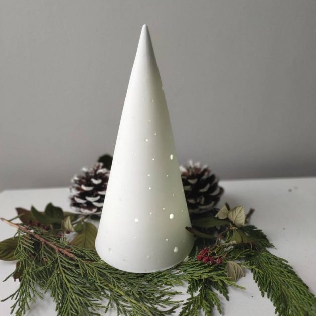 17 Beautiful Christmas Luminaries That Will Add A Magic Touch To Your Home