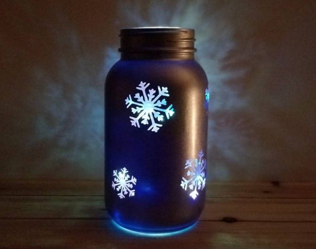 17 Beautiful Christmas Luminaries That Will Add A Magic Touch To Your Home