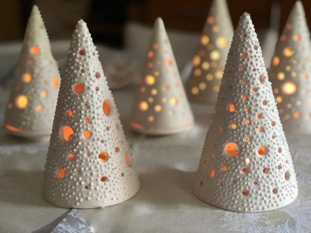 17 Beautiful Christmas Luminaries That Will Add A Magic Touch To Your Home