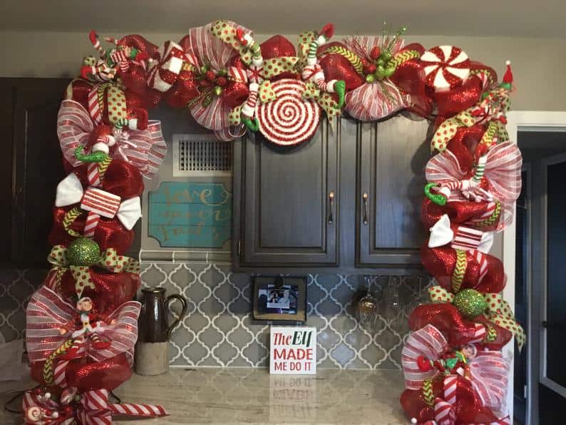 17 Delightful Christmas Garland Designs With a Festive Spirit