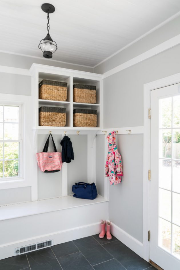 17 Remarkable Traditional Foyer Designs That Will Make You Feel Welcome
