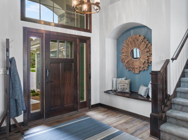 17 Remarkable Traditional Foyer Designs That Will Make You Feel Welcome