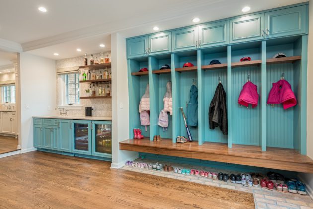 17 Remarkable Traditional Foyer Designs That Will Make You Feel Welcome
