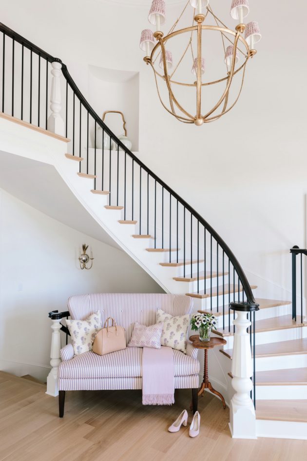 18 Stupendous Traditional Staircase Designs With A Classic Look