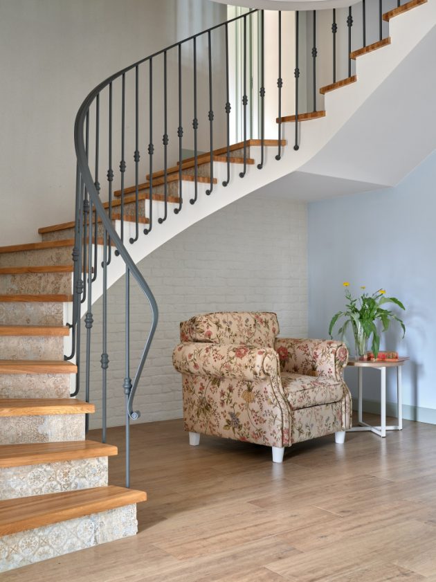 18 Stupendous Traditional Staircase Designs With A Classic Look