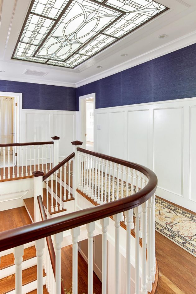 20 Classic Traditional Hall Designs You Can't Go Wrong With