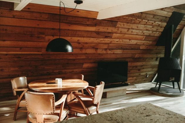 An American Cabin Shaped Like a Triangle Will Make You Dream About Cozy ...