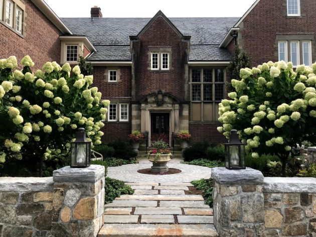 15 Breathtaking Traditional Landscape Designs You Will Not Forget Easily