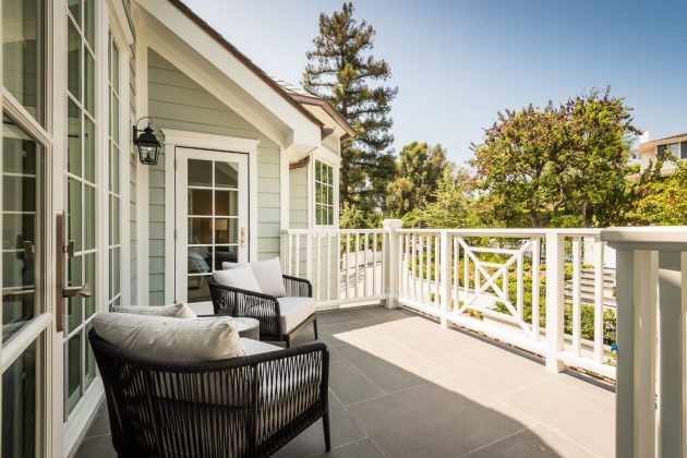 16 Outstanding Traditional Balcony Designs You Will Use All The Time