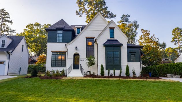 17 Exquisite Traditional Home Exterior Designs You Will Fall In Love With
