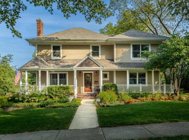 17 Exquisite Traditional Home Exterior Designs You Will Fall In Love With