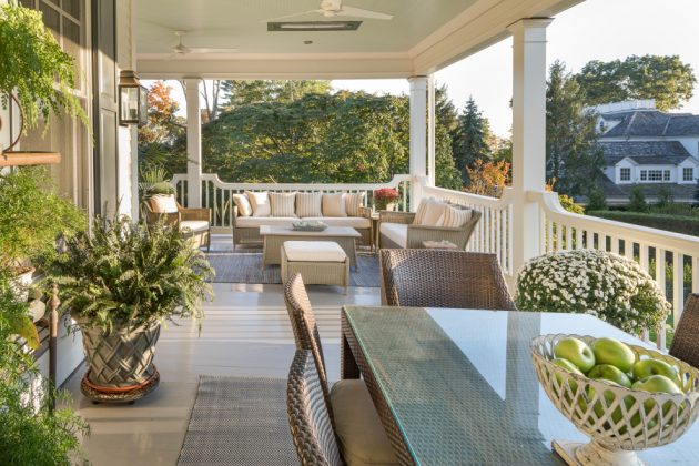 18 Sensational Traditional Porch Designs The Whole Family Can Enjoy