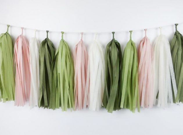 15 Colorful Spring Garland Designs That Will Look Great In Your Home