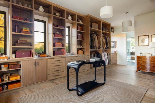 16 Exquisite Farmhouse Walk-In Closet Designs You Will Fall In Love With