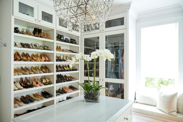 16 Exquisite Farmhouse Walk-In Closet Designs You Will Fall In Love With