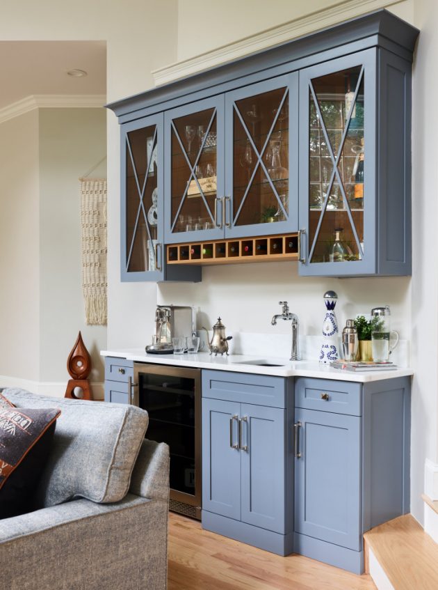 18 Magnificent Farmhouse Home Bar Designs For Any Occasion