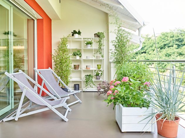 15 Phenomenal Farmhouse Balcony Designs Every Home Needs
