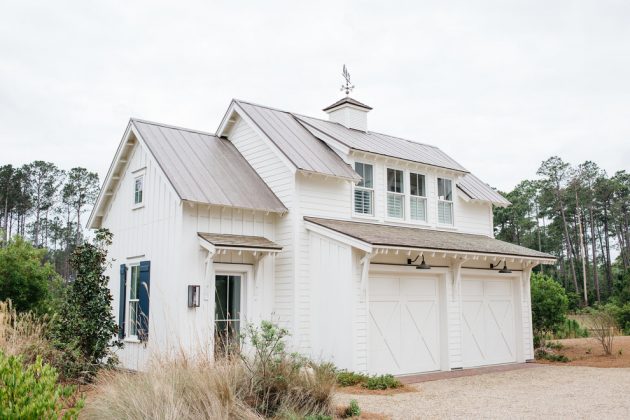16 Charming Farmhouse Garage Designs That Will Take You By Surprise