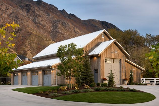 16 Charming Farmhouse Garage Designs That Will Take You By Surprise