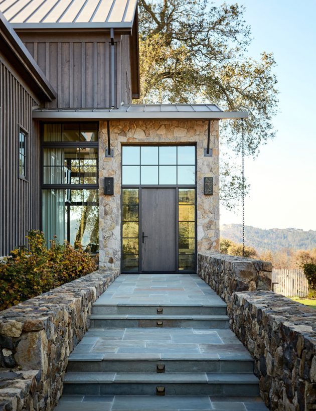18 Appealing Farmhouse Entrance Designs You Should Get Ideas From