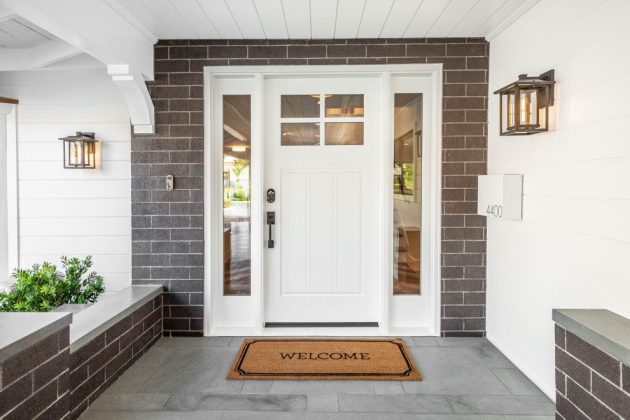 18 Appealing Farmhouse Entrance Designs You Should Get Ideas From