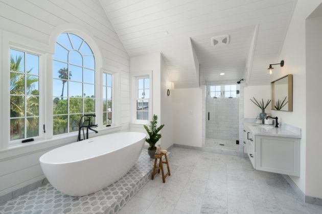 16 Beautiful Coastal Bathroom Designs Perfect For The Beach House
