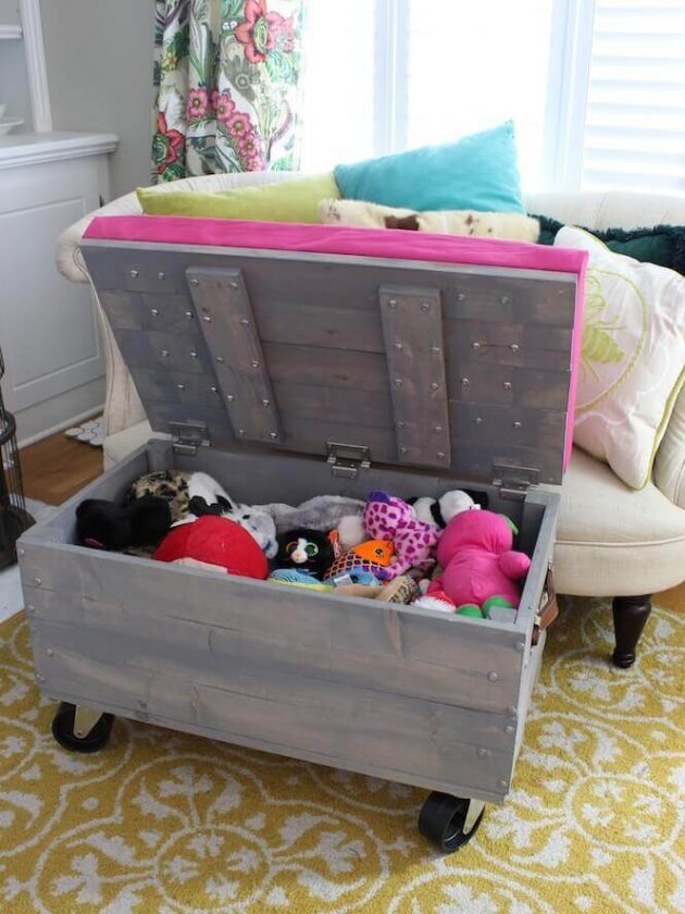 16 Brilliant DIY Wood Crate Crafts You Can Use Anywhere In Your Home