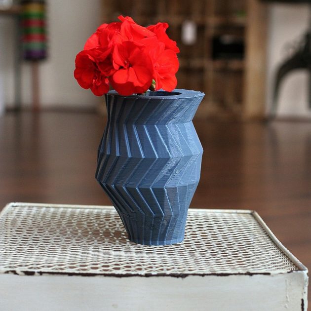 16 Stunning Modern Vase Designs You Will Want Right Now