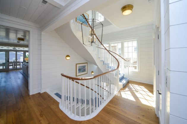 16 Awesome Coastal Staircase Designs Perfect For Your Home