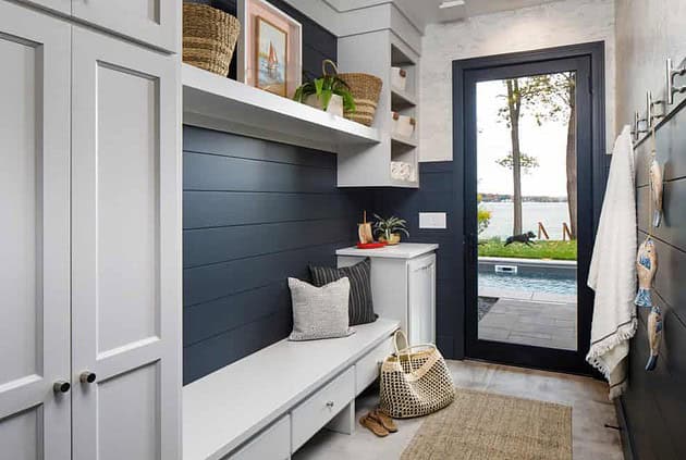 16 Fascinating Coastal Entry Hall Designs That Will Welcome You Inside