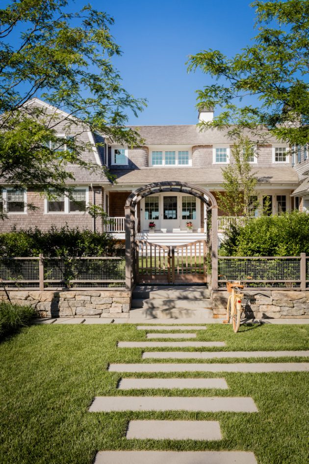18 Captivating Coastal Entrance Designs You Just Can't Pass Up