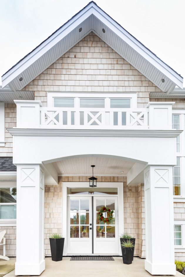 18 Captivating Coastal Entrance Designs You Just Can't Pass Up