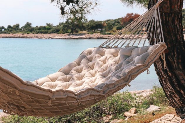 18 Fantastic Outdoor Hammock Designs That Will Let You Unwind