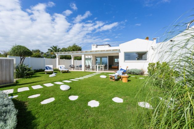 18 Absolutely Stunning Coastal Landscape Designs for Your House on the ...