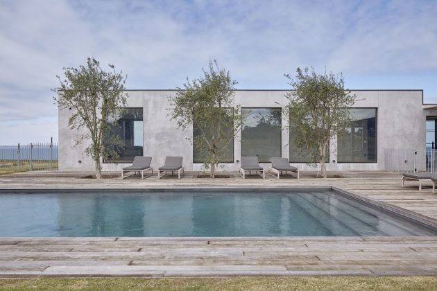 20 Exceptional Coastal Swimming Pool Designs That Will Take Your Breath ...