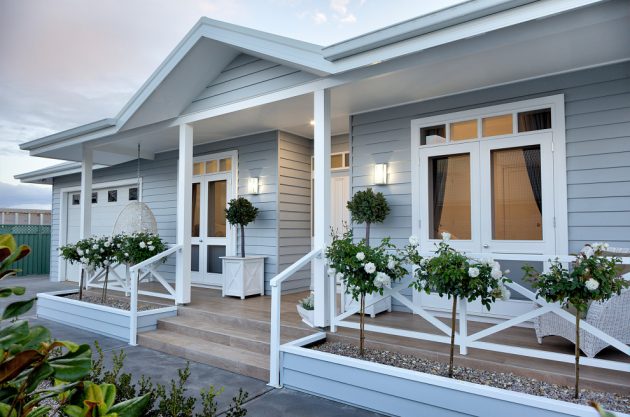 20 Incredible Coastal Porch Designs For Proper Beach Living