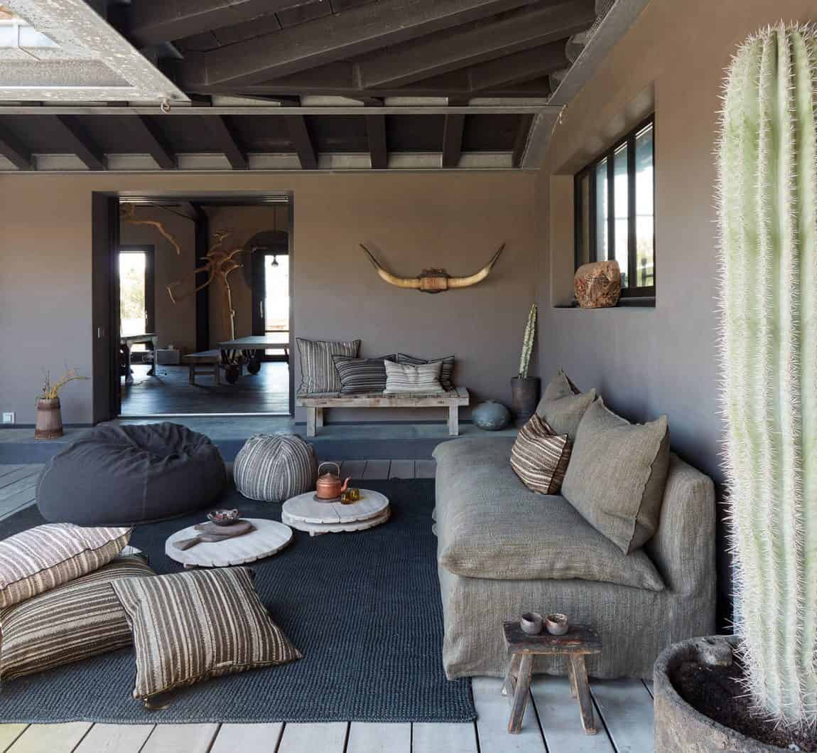 Adopt The Holiday Colors In Your Home Interior