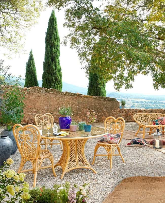 Natural Chairs For The Garden You'll Adore