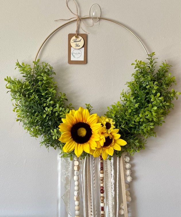 16 Charming Sunflower Wreath Designs For Your August Décor