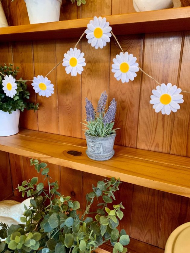 16 Sweet Summer Garland Designs That Can Refresh Your Home