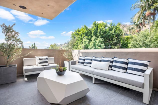 18 Stunning Industrial Patio Designs You Will Enjoy