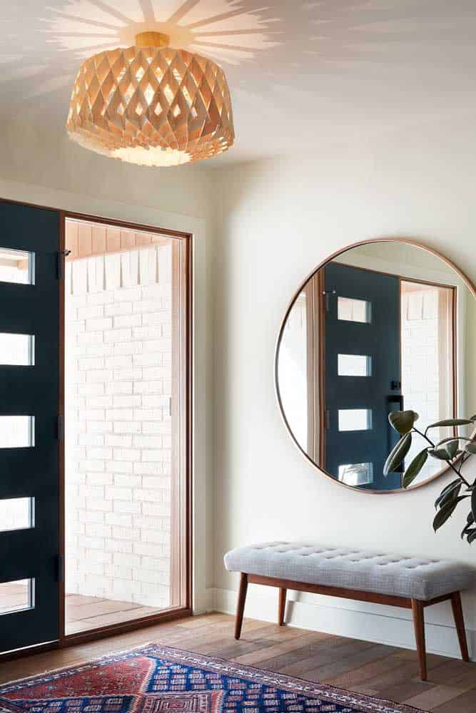 How To Decorate A Small Lobby?