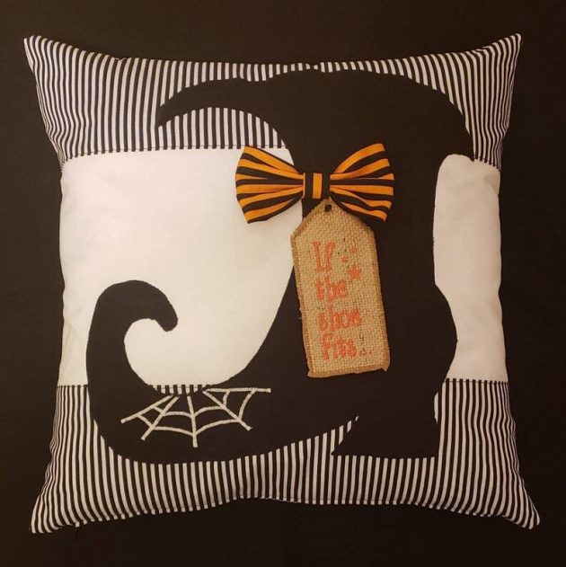 15 Frightening Halloween Pillow Designs That Will Chill You To The Bone