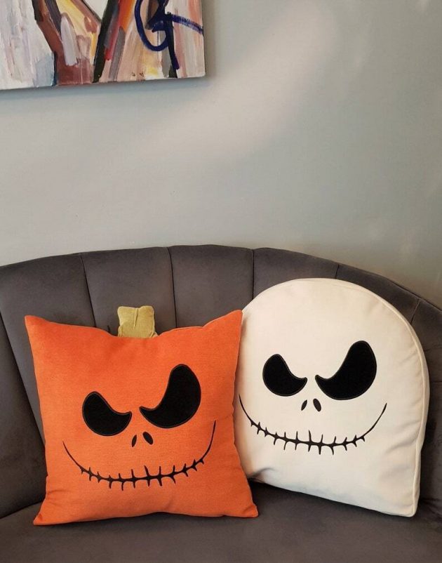 15 Frightening Halloween Pillow Designs That Will Chill You To The Bone