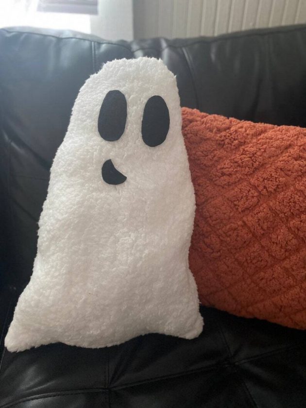 15 Frightening Halloween Pillow Designs That Will Chill You To The Bone