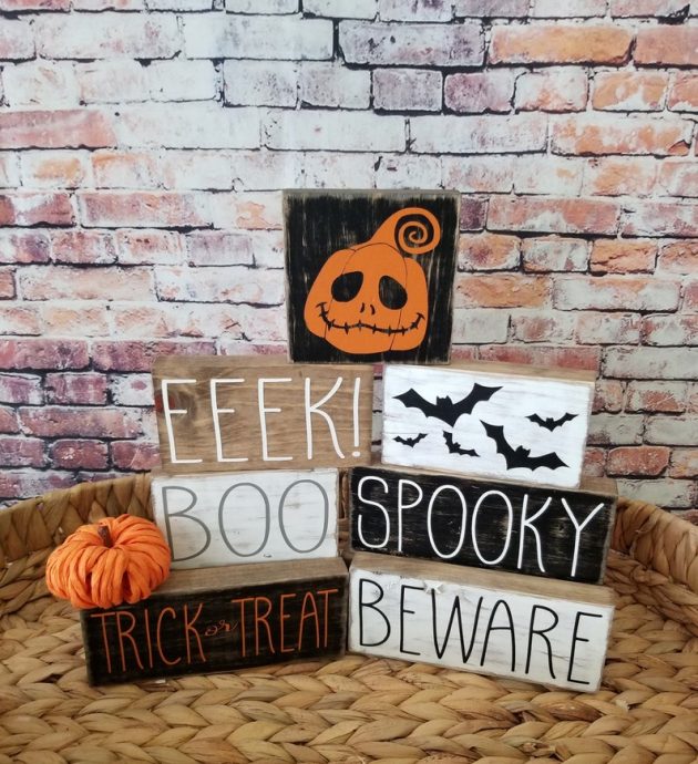 16 Scary Halloween Sign Designs You Need To Put Up