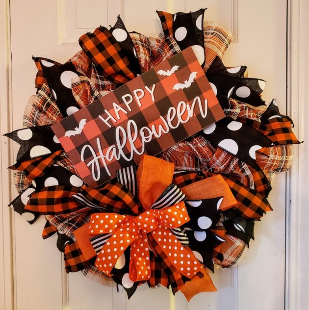 17 Spooky Halloween Wreath Designs To Get You Ready